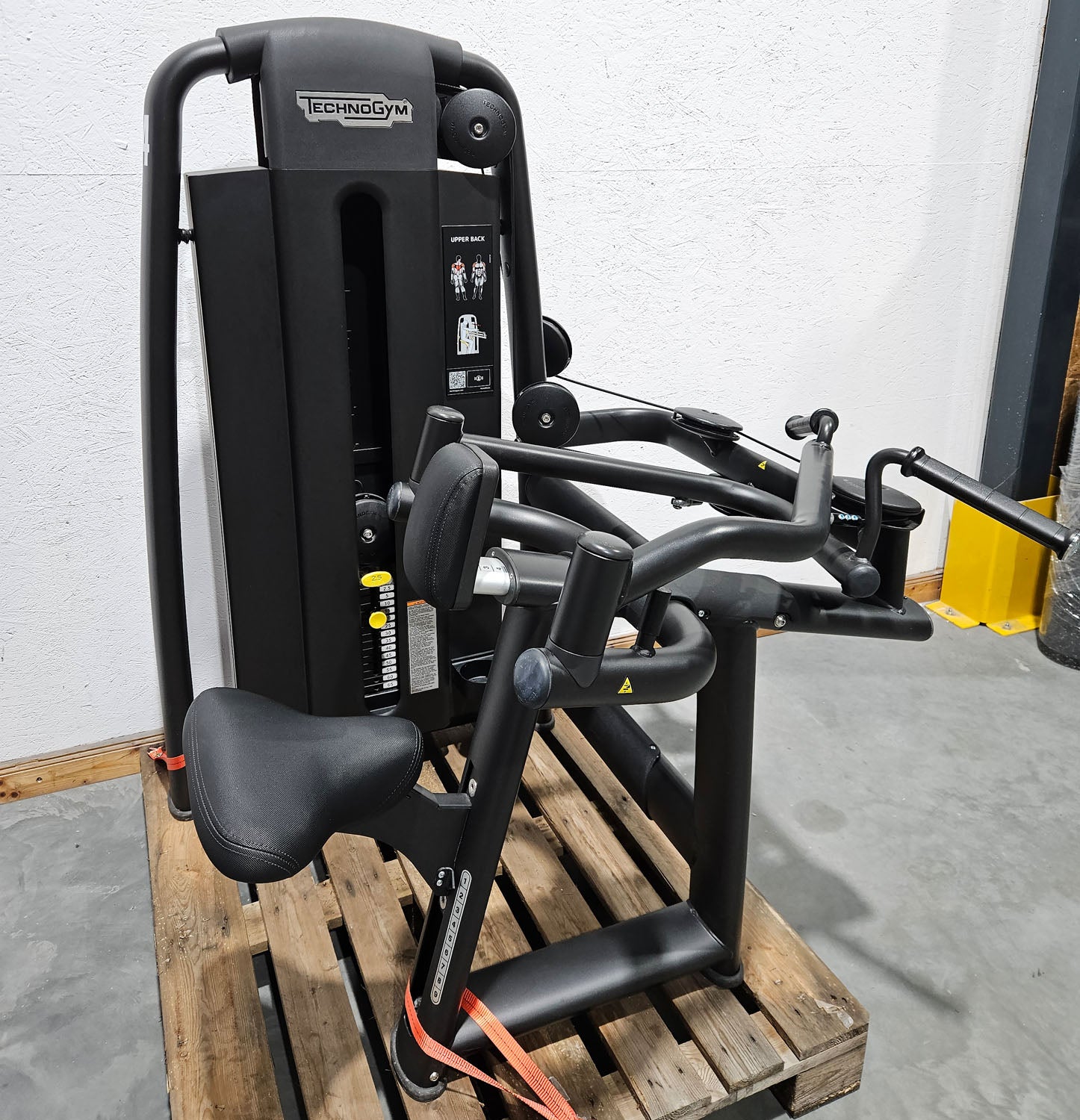 Technogym Selection Pro Upper Back, Rudern mit Bruststütze, Row, Farbe – Dank Sportgeräte
